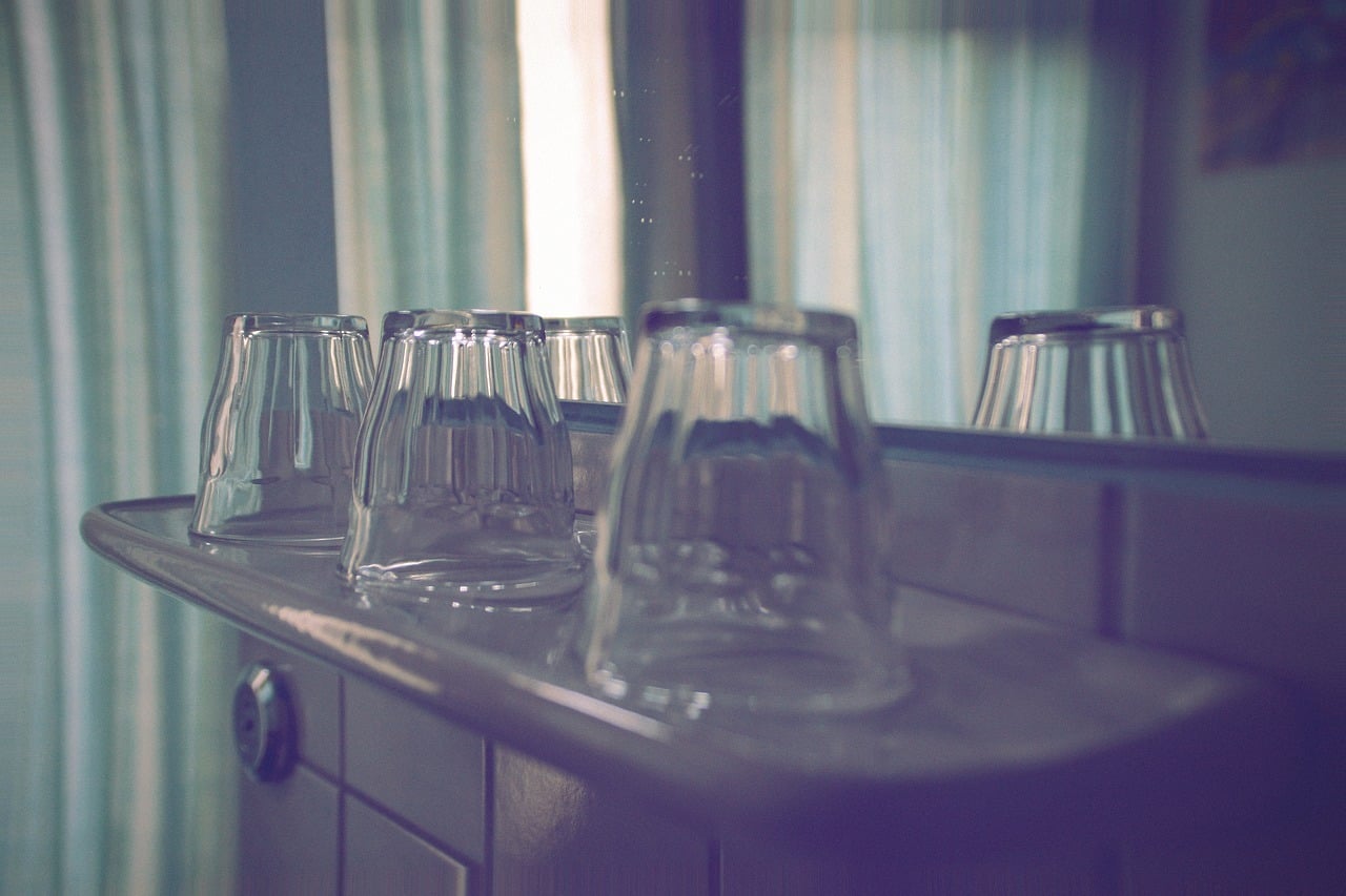 The Most Dangerous Games: O Jogo das Tres Formas, Or The Three Cups Game