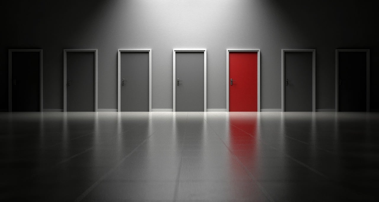 Red Door, Yellow Door: How To Play It & The Scary Game's History